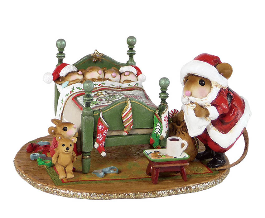 Surprised Santa-angles2 - The Mole Hole