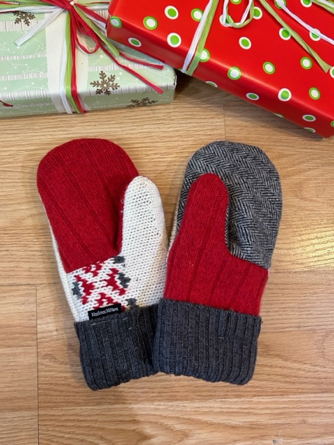 Mackinac Mittens Ivory Red Grey Nordic - The Mole Hole